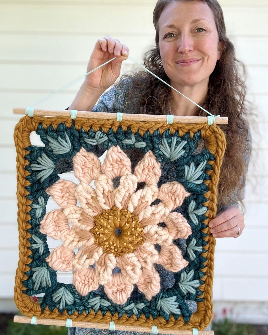 Fiber Flowers & Embroidered Details: World Embroidery Day with @thehap ...