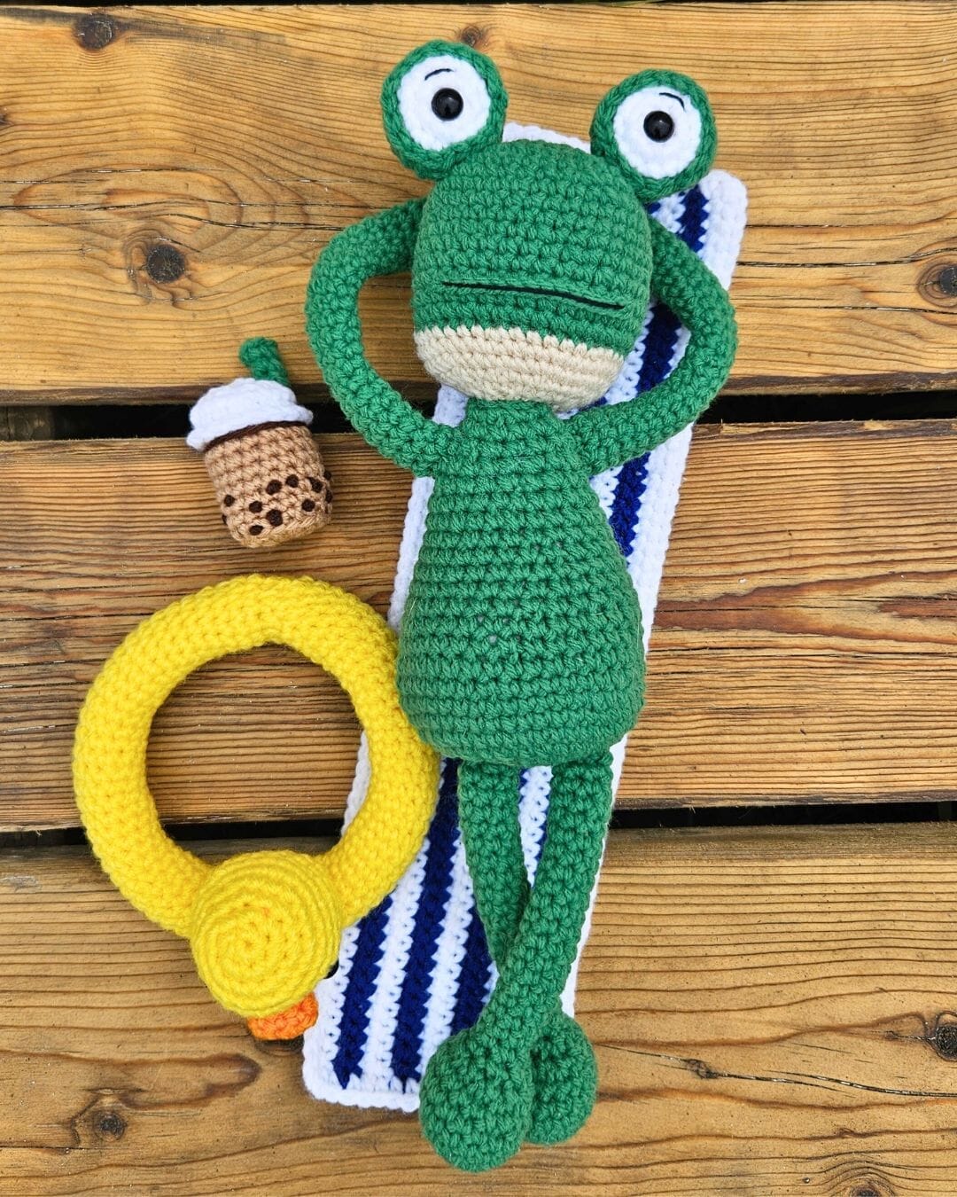 Free Amigurumi Crochet Pattern: Furlston the Frog – FurlsCrochet