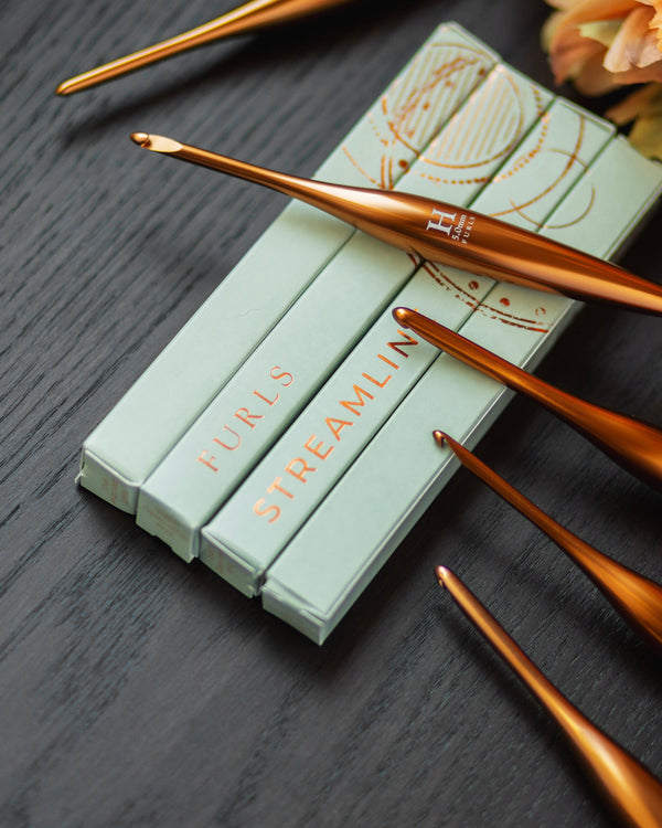 Free Crochet Pattern: Heirloom Shell and Lace Throw by Crafty Bones ...