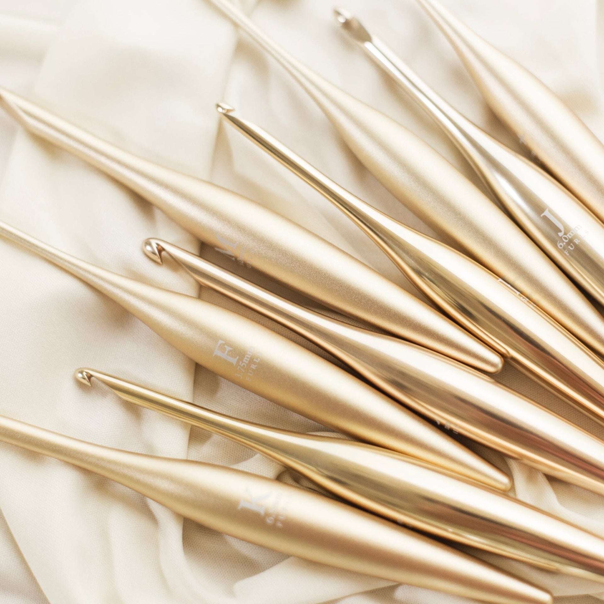 Gold Streamline Metal Crochet Hooks – FurlsCrochet