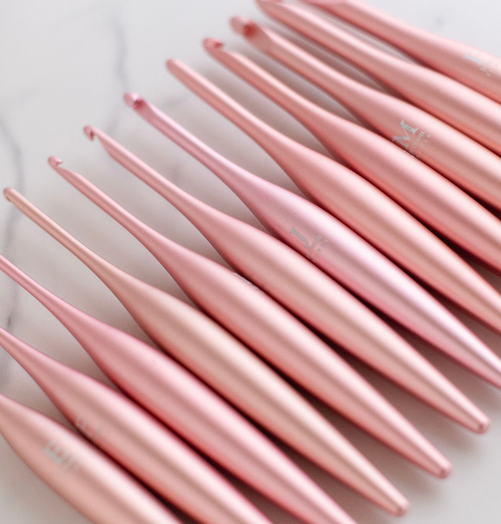 Blush Streamline Metal Crochet Hooks – FurlsCrochet