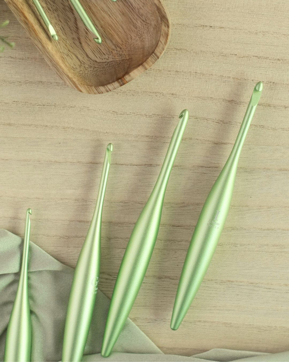 Limited Edition Pistachio Streamline Metal Crochet Hooks – FurlsCrochet